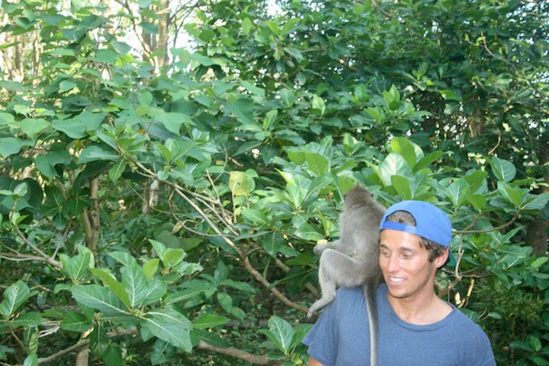 TravelGrom.com | Discover budget travel tips & surf travel information